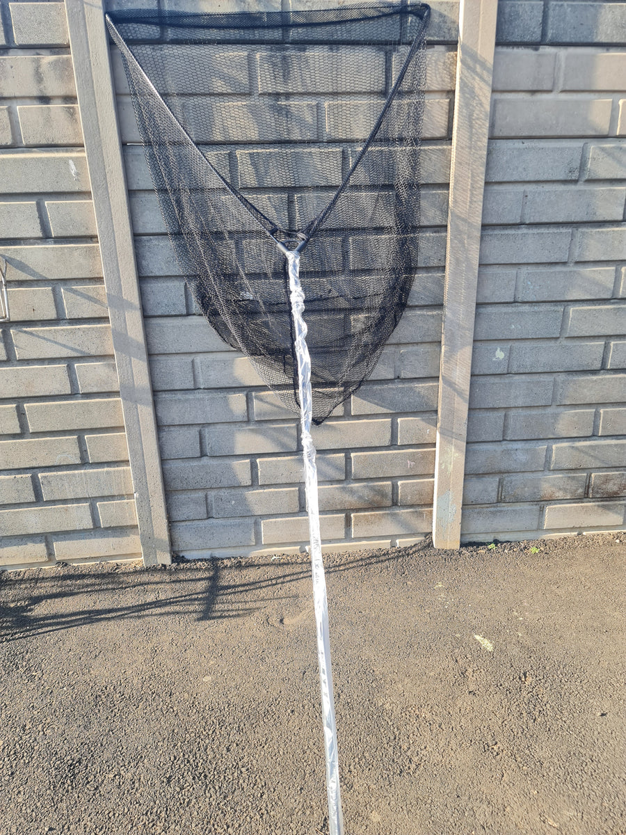 PREDATOR SPECIMEN LANDING NET – ALBERTON FISHING